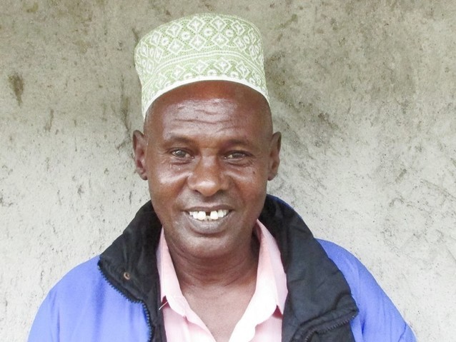 Mahamud from Kenya raised $1,410 so he can use his hand again. | Watsi